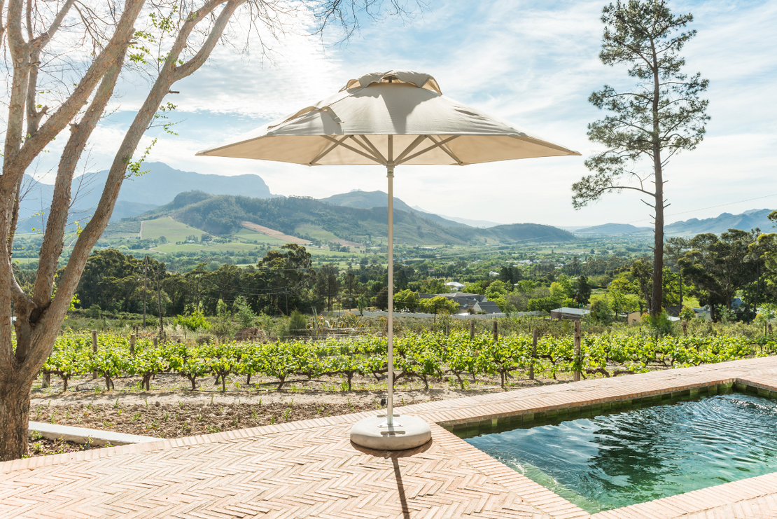 Outdoor Cantilever Umbrellas – Cape Umbrellas SA
