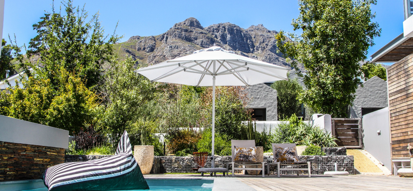 Deluxe Cantilever – Cape Umbrellas SA